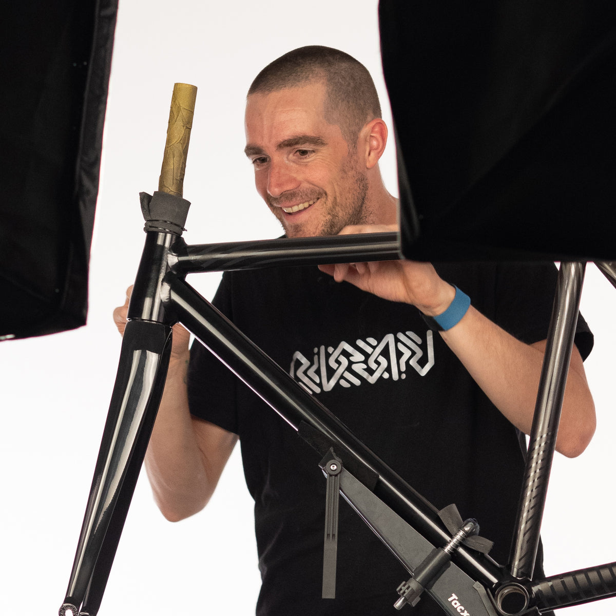 Sticker Workshop (#1) - REFLECTIVE DIY Workshop – REFLECTIVE Berlin